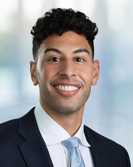 Adam Mohsen-Breen | People | Ropes & Gray LLP